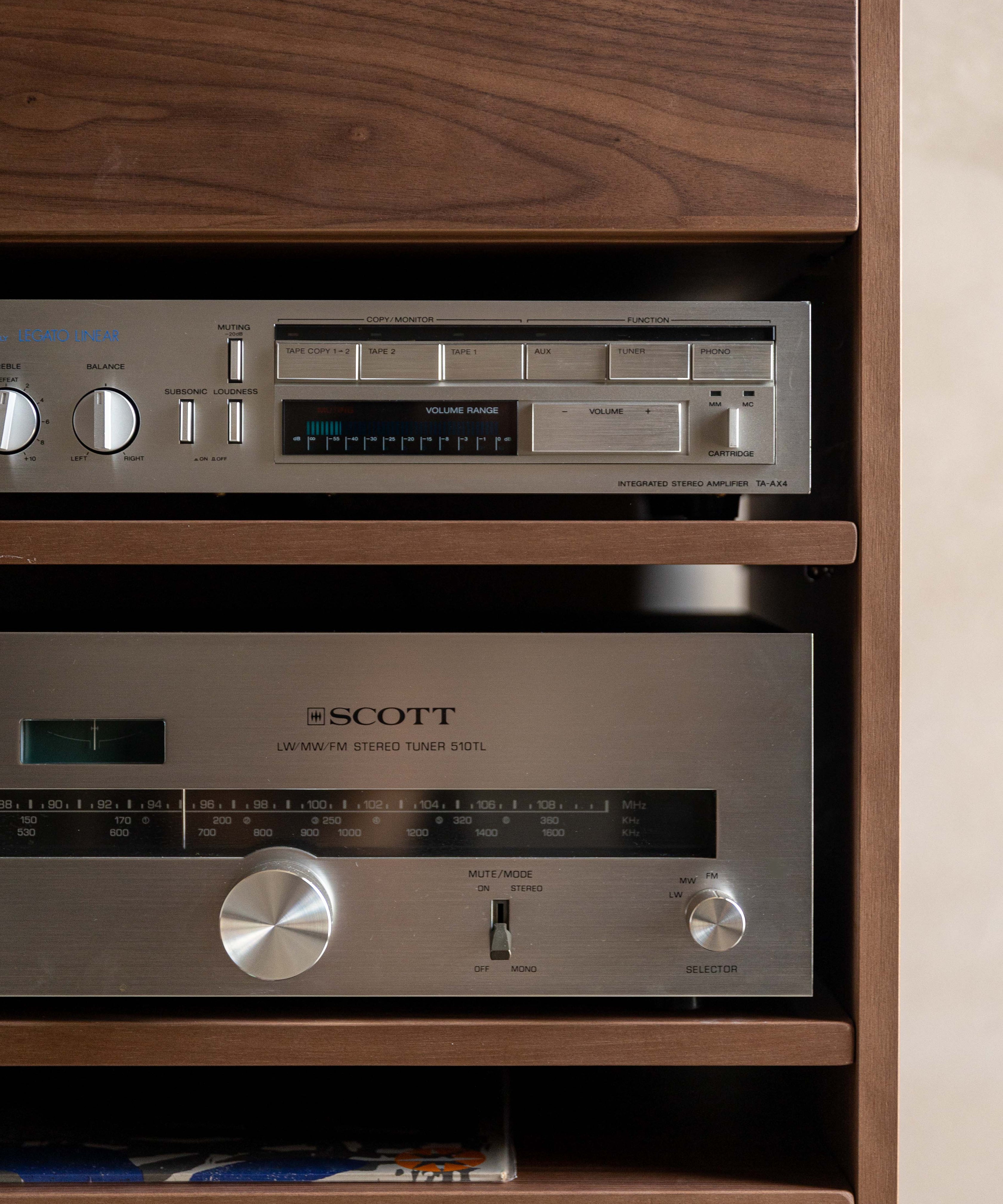 Loia Studio - Hifi Furniture, Vinyl Furniture and Accessories