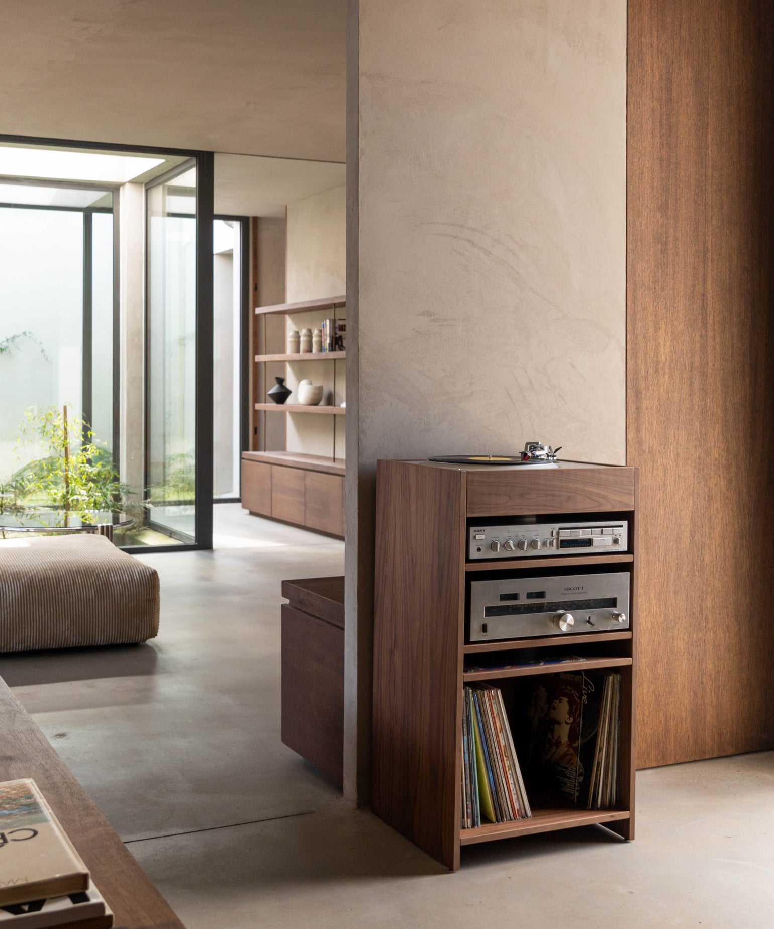Loia Studio - Hifi Furniture, Vinyl Furniture and Accessories
